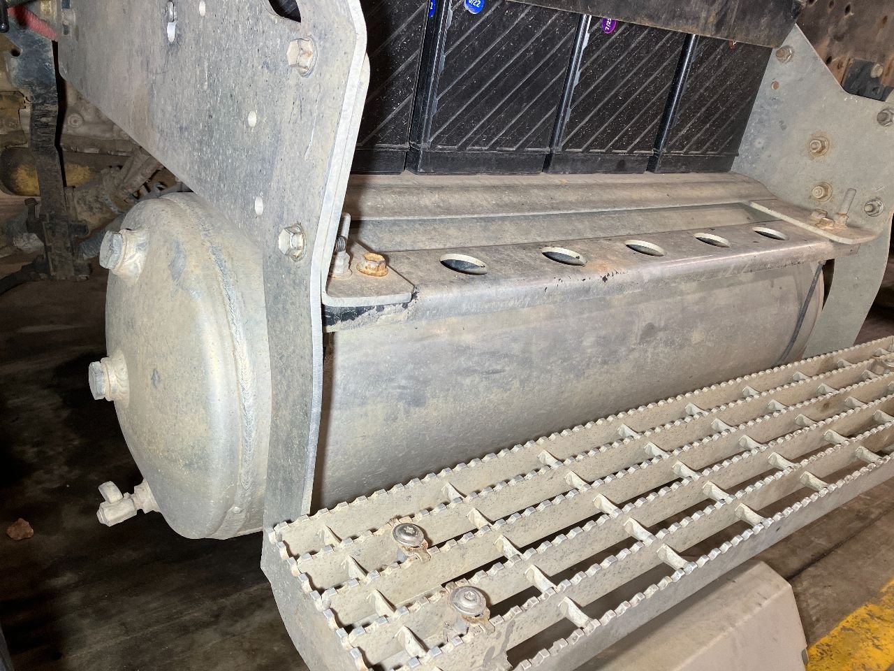 CAT CT660 Air Tank for Sale
