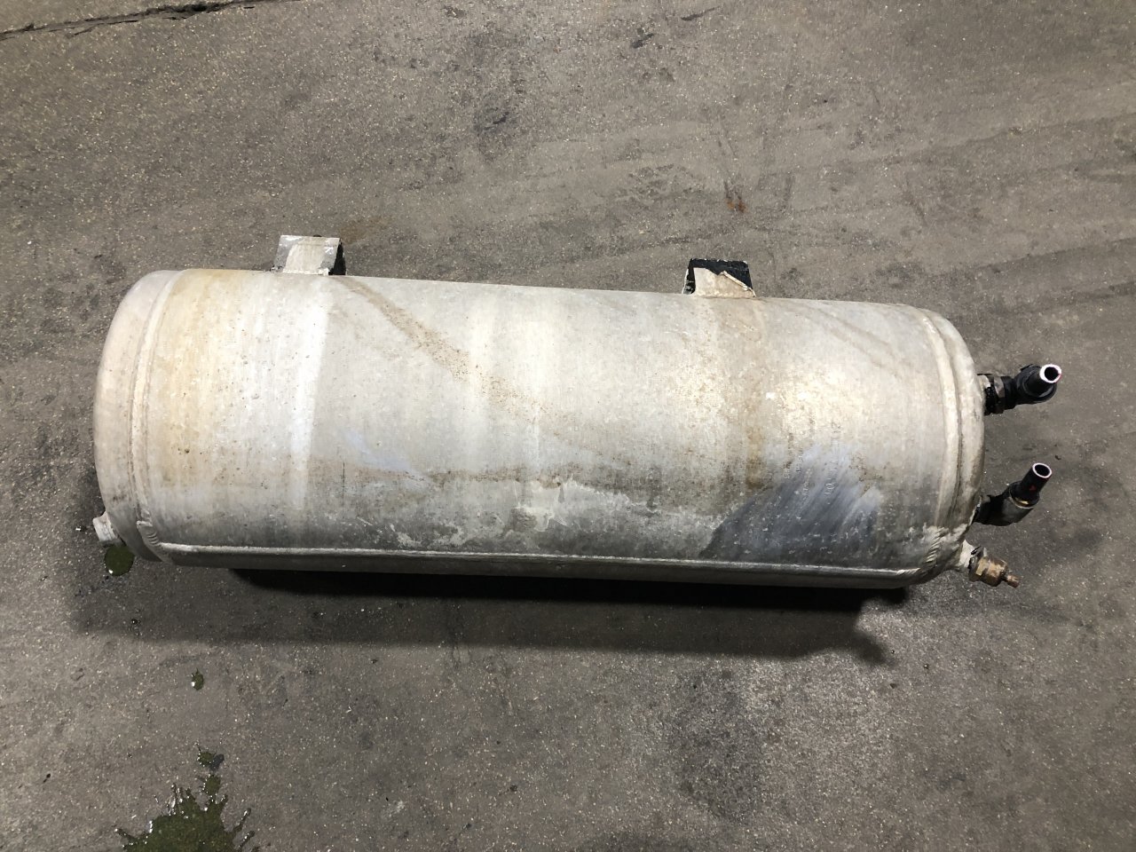 21118471 | Mack CXU613 Air Tank for Sale