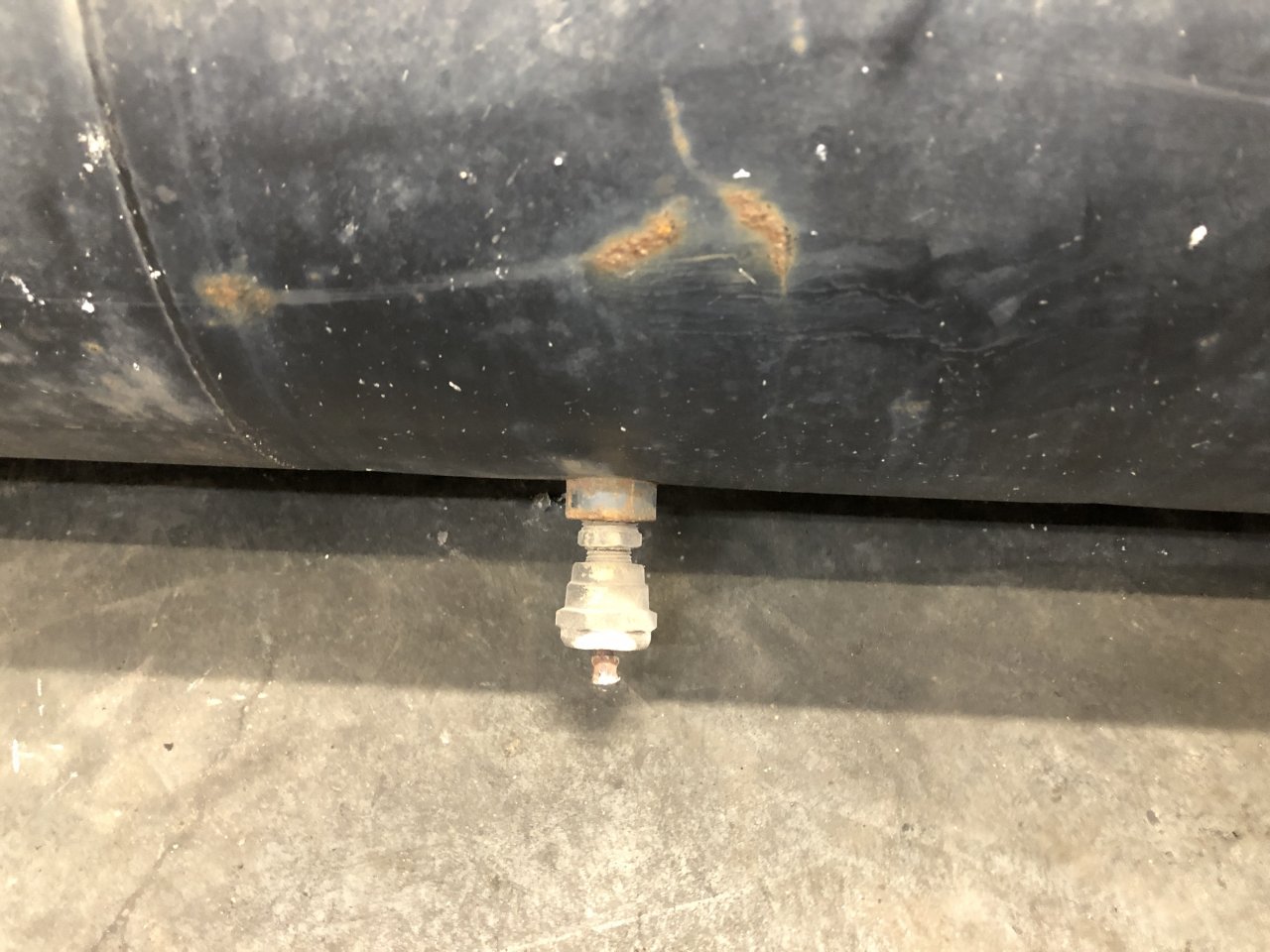 12-18861-000 | Freightliner M2 112 Air Tank for Sale