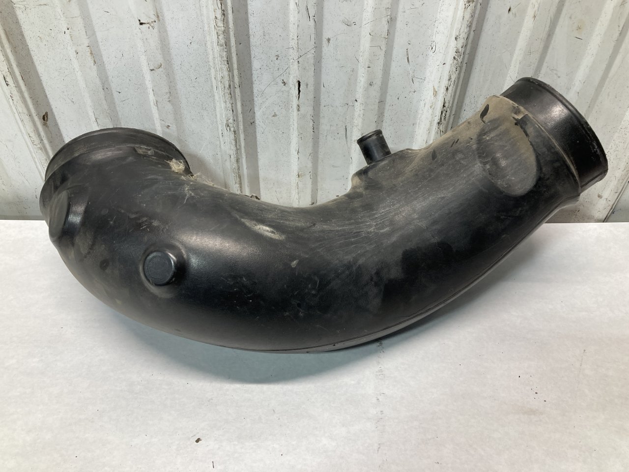 1329198 | Volvo D13 Air Transfer Tube for Sale