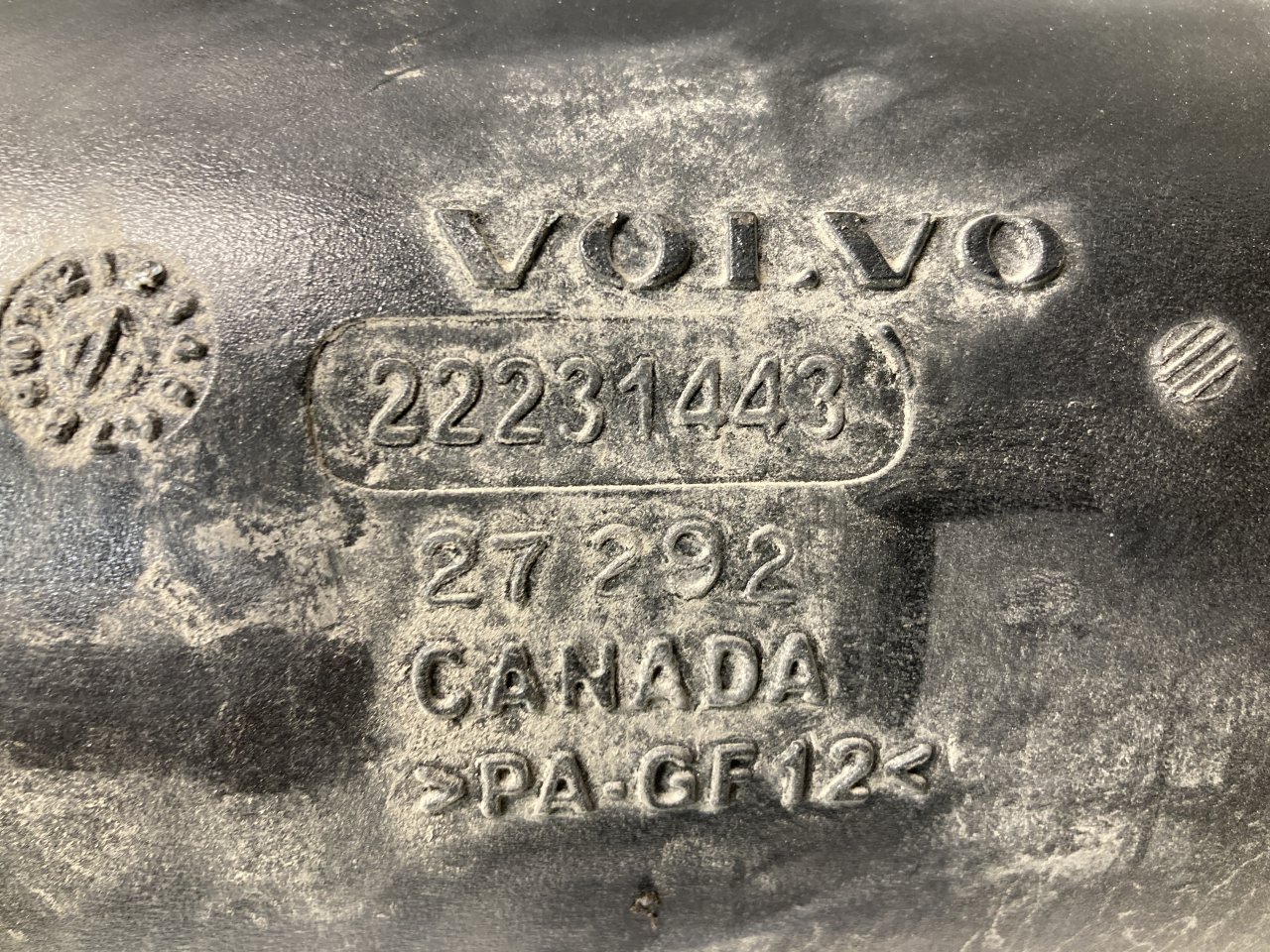 Volvo VNL Air Transfer Tube for Sale