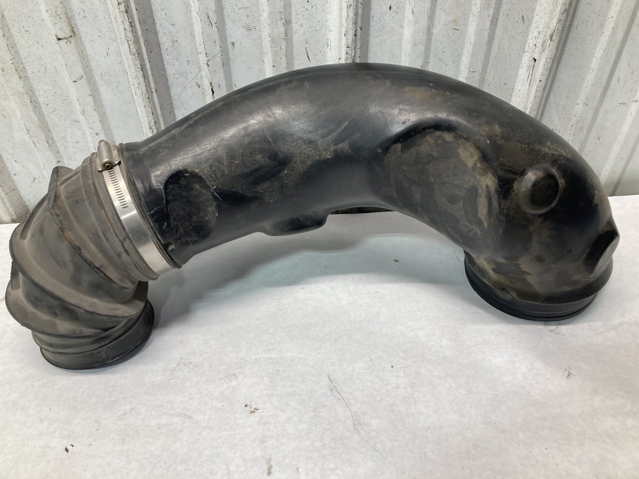 Volvo VNL Air Transfer Tube for Sale