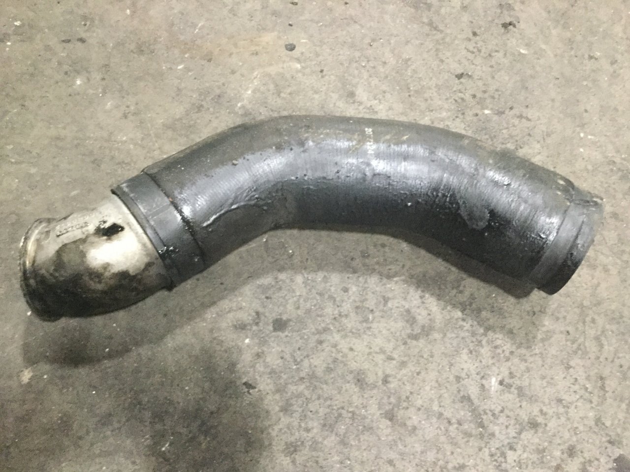 20771243 | Volvo VNL Air Transfer Tube for Sale