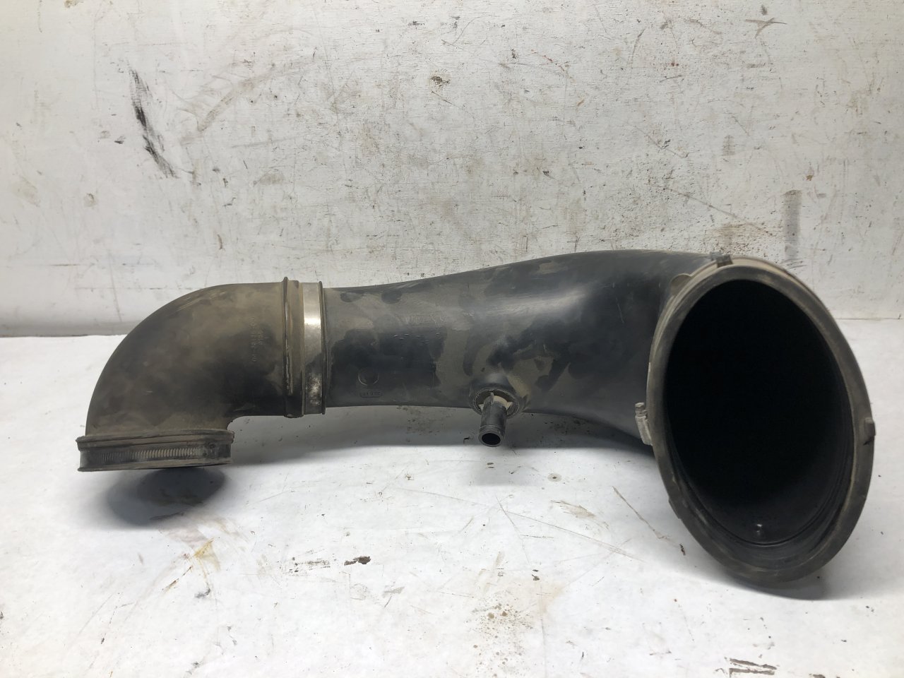 03-37737-000 | Freightliner CASCADIA Air Transfer Tube for Sale