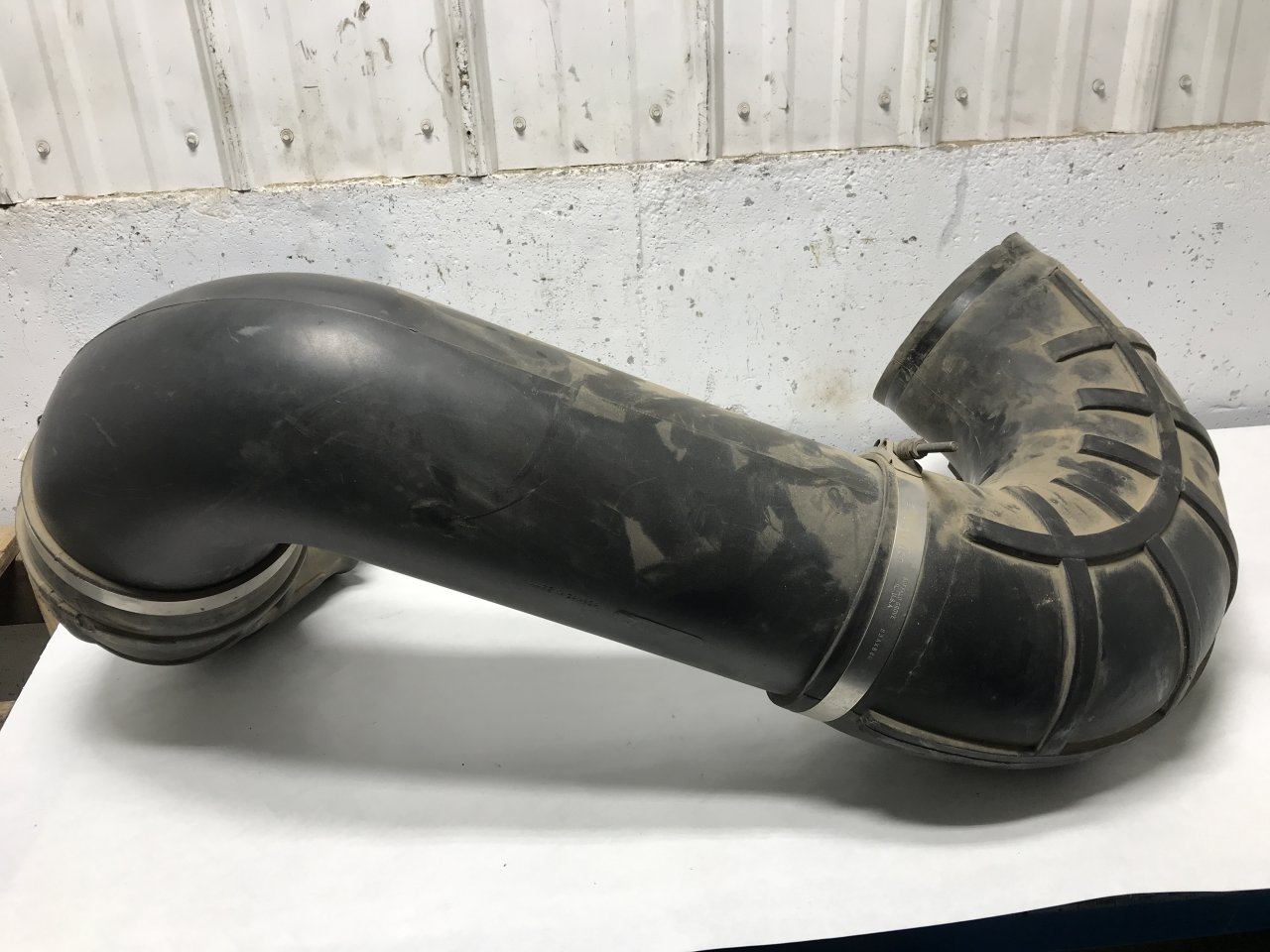 5MD4194AM | Mack E7 Air Transfer Tube for Sale