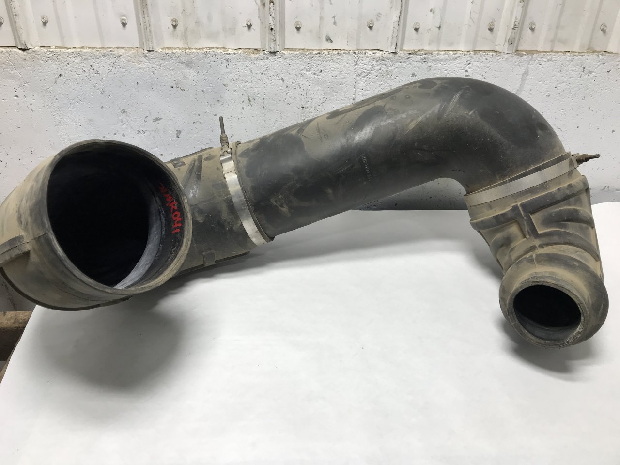 5MD4194AM | Mack E7 Air Transfer Tube for Sale