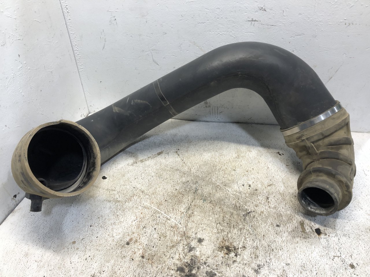 5MD571M | Mack CXN Air Transfer Tube for Sale