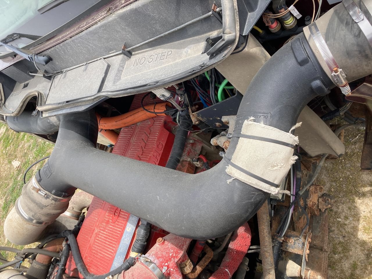 International 5900I Air Transfer Tube for Sale