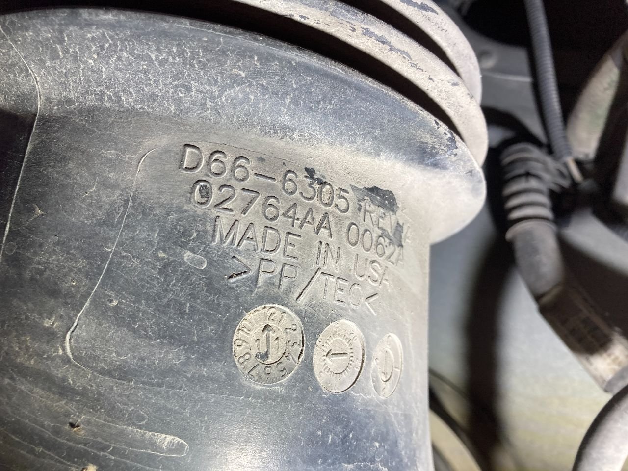 D66-6305 | Peterbilt 389 Air Transfer Tube for Sale