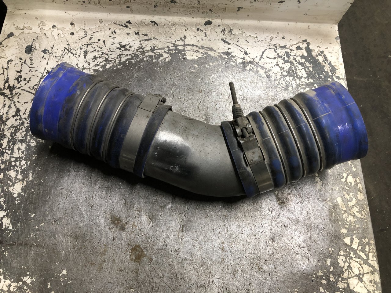 D66-6571 | Kenworth T680 Air Transfer Tube for Sale