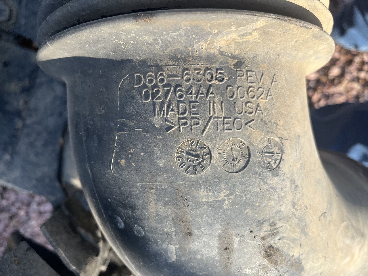 D66-6305 | Peterbilt 388 Air Transfer Tube for Sale