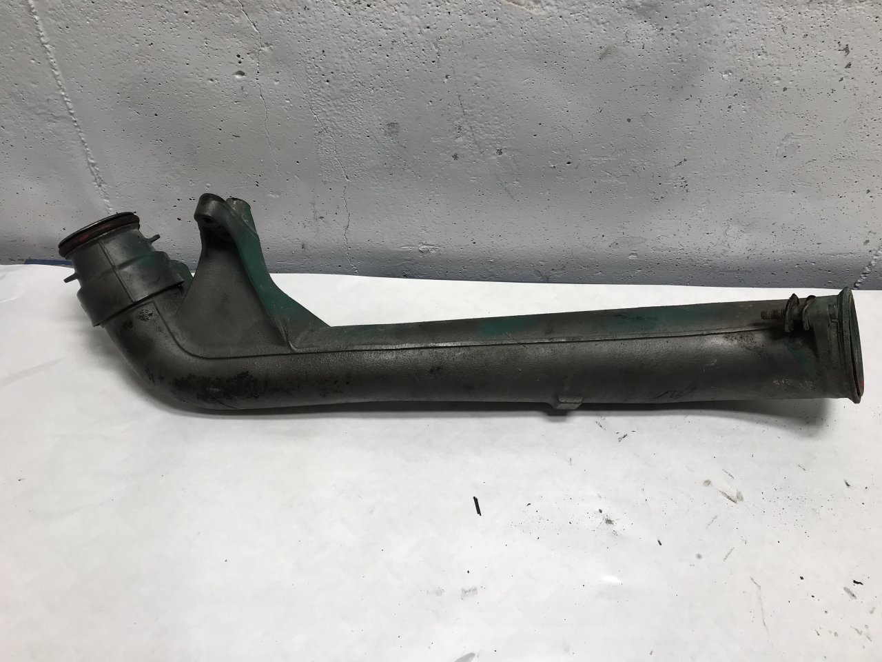 8149919 | Volvo VNL Air Transfer Tube for Sale