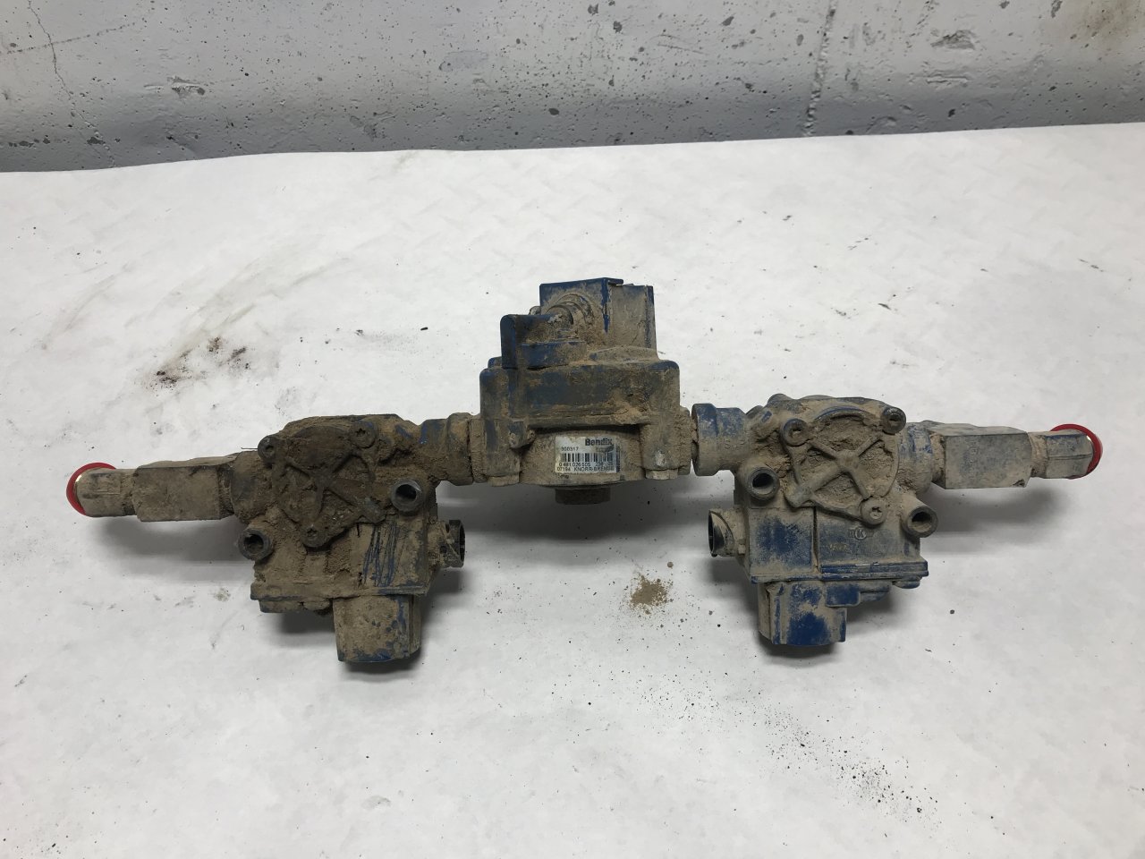 300317 | Bendix 021560 Air Valve for Sale