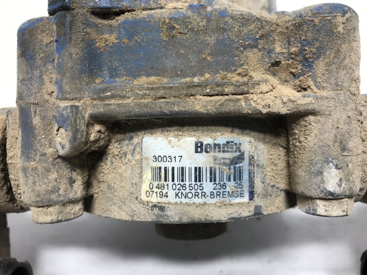 300317 | Bendix 021560 Air Valve for Sale