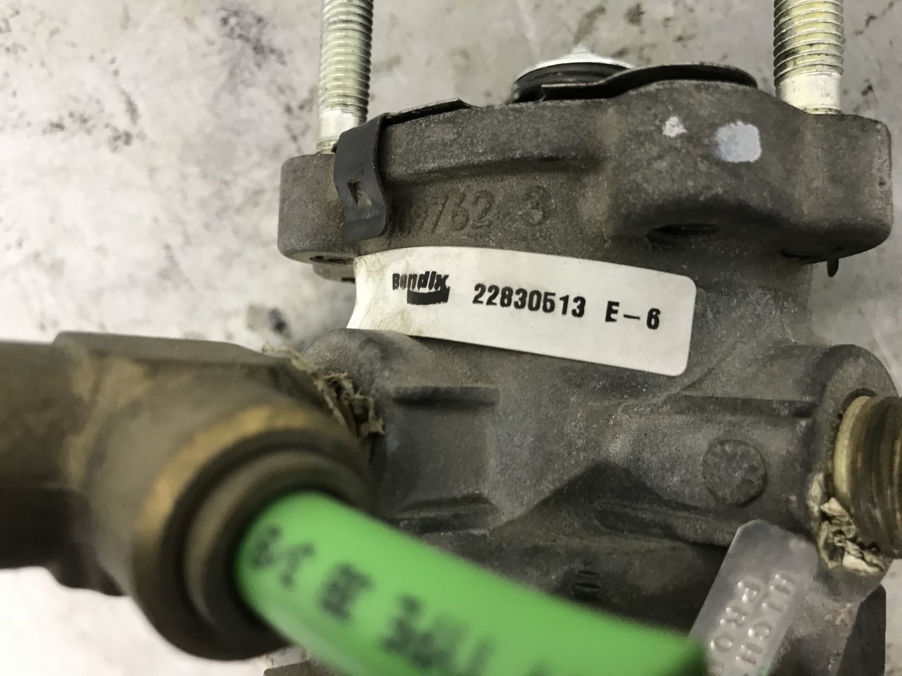 Bendix 286171 Air Valve for Sale