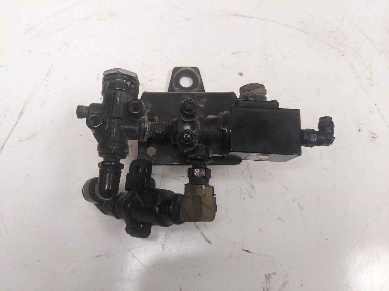 Bendix 300354 Air Valve for Sale