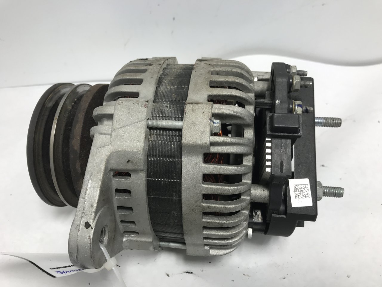 AVI143J2002 | Freightliner FLD120 Alternator for Sale