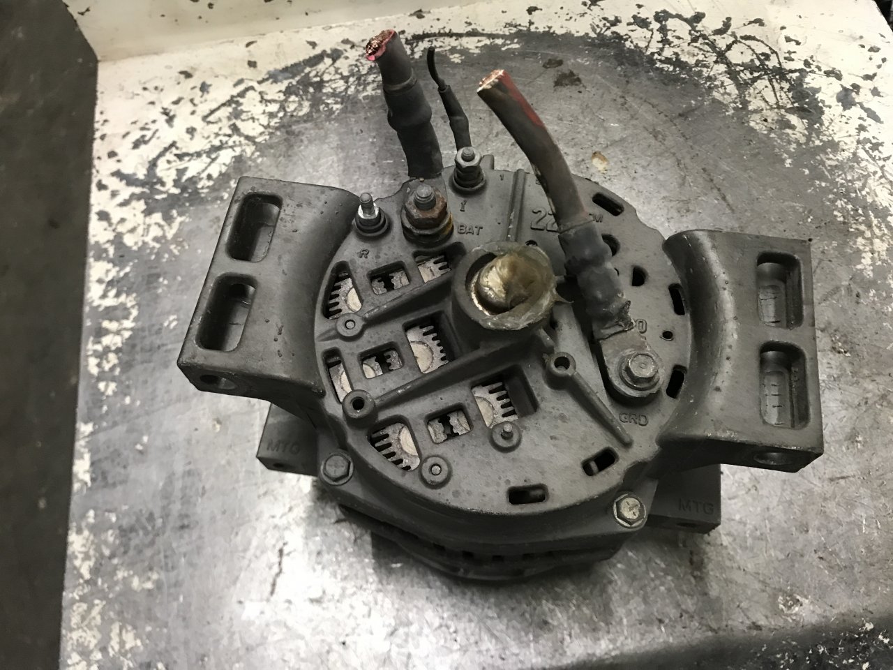 19020889 | Volvo VNL Alternator for Sale