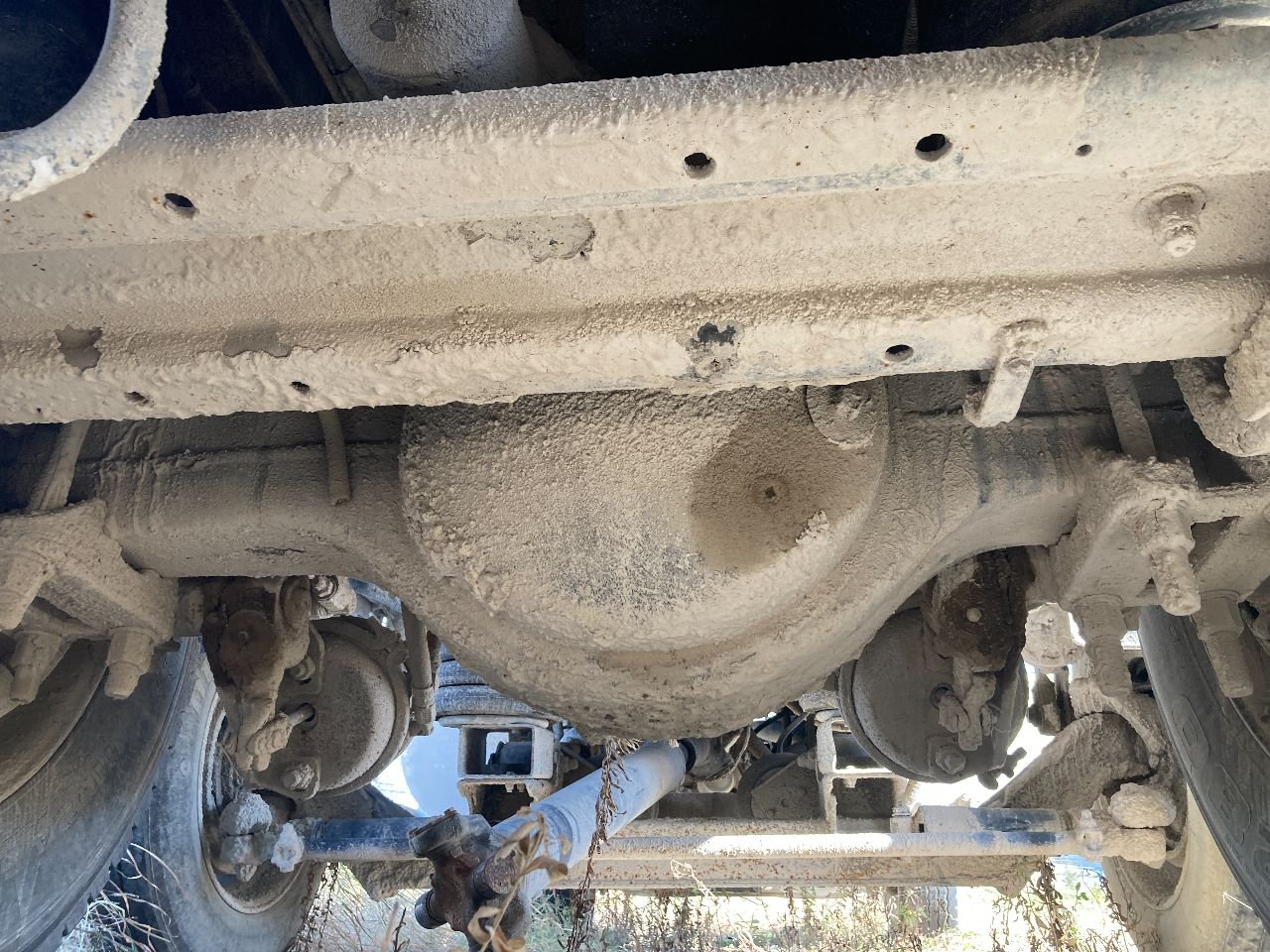 U983160048 | Eaton DS404 Axle Housing for Sale