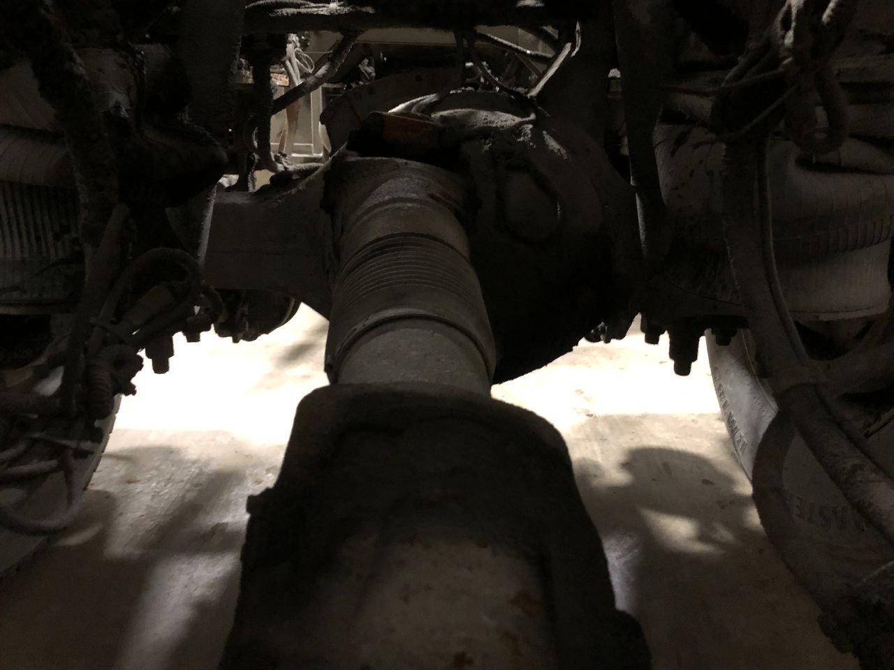 321066 | Eaton DSP40 Axle Housing for Sale