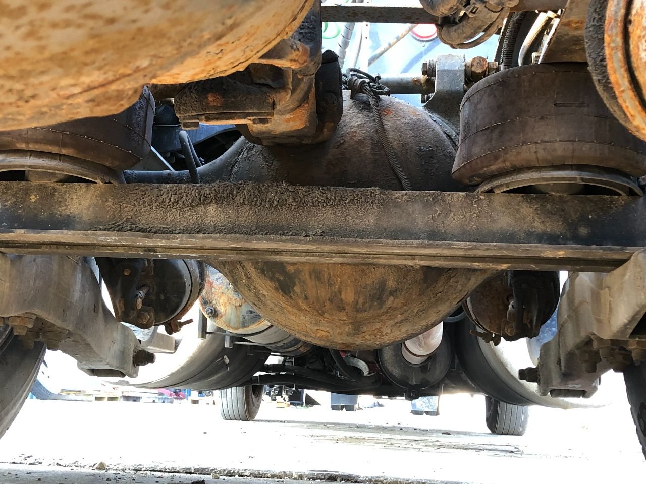 323390 | Eaton DSP41 Axle Housing for Sale