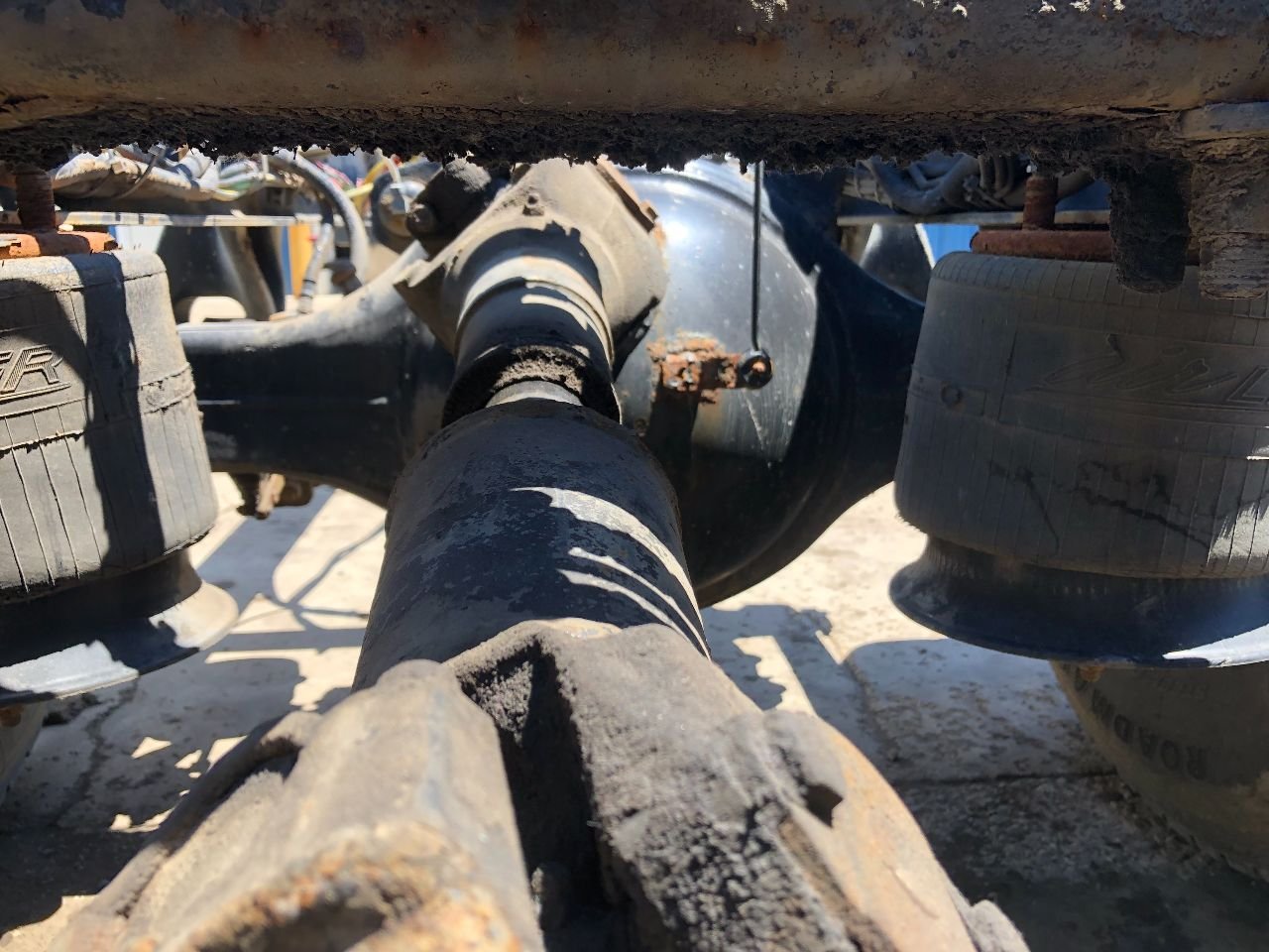 S11-15831-390 | Meritor RD20145 Axle Housing for Sale