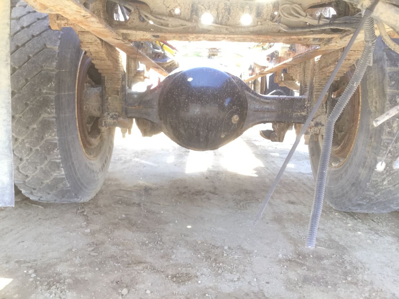 323668 | Eaton 21060S Axle Housing (Rear / Rear) for Sale