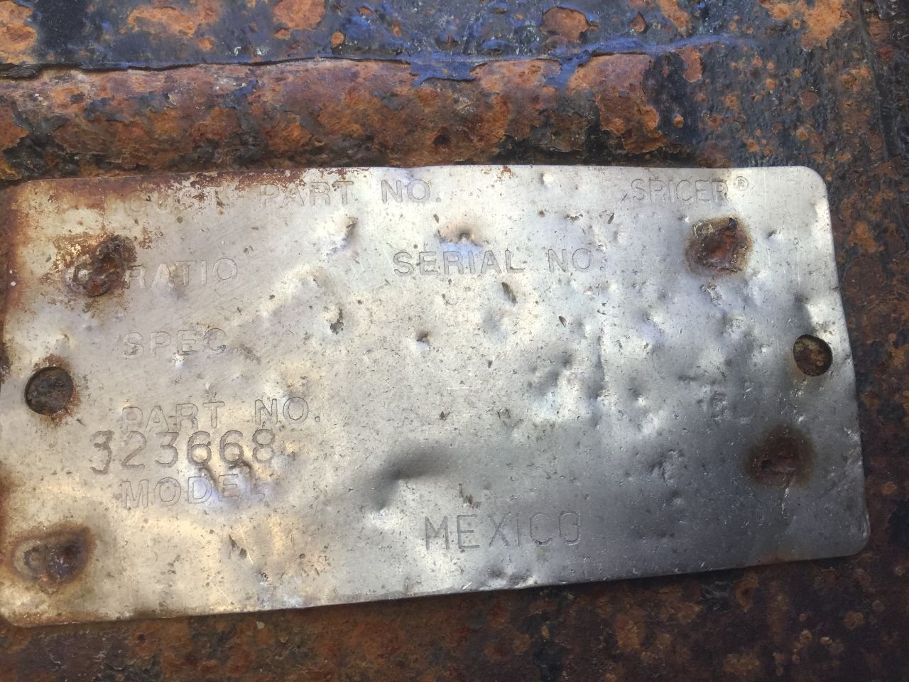 323668 | Eaton 21060S Axle Housing (Rear / Rear) for Sale