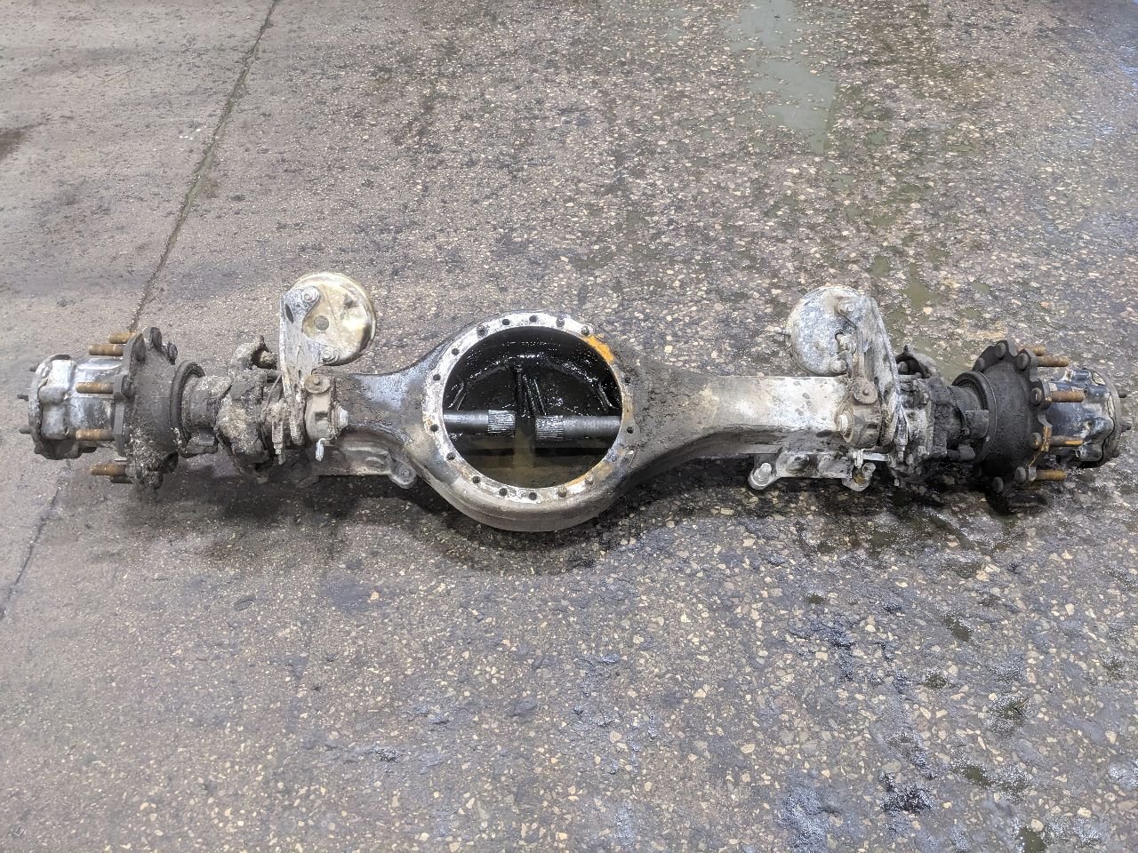 Mack CRD93 Axle Housing (Rear) for Sale