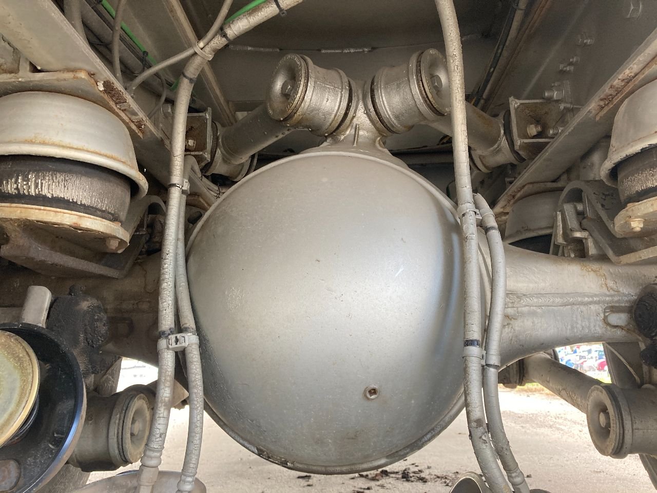 Meritor RS30185 Axle Housing (Rear) for Sale