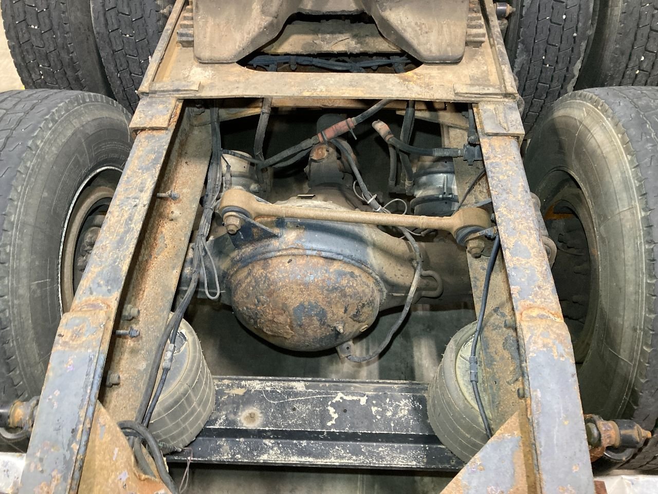 Eaton RP451 Axle Housing (Rear / Rear) for Sale