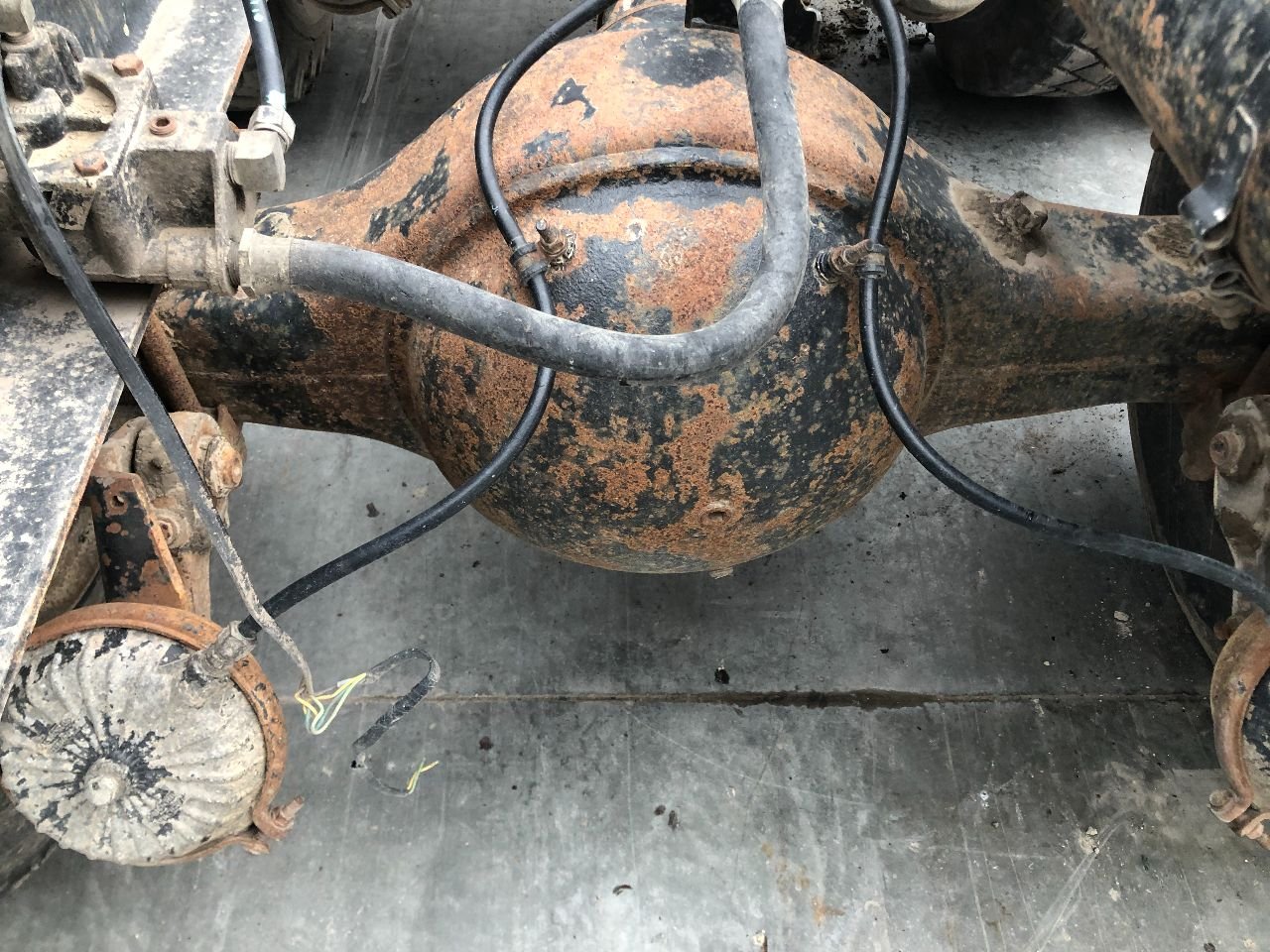 Meritor SQ100P Axle Housing (Rear) for Sale