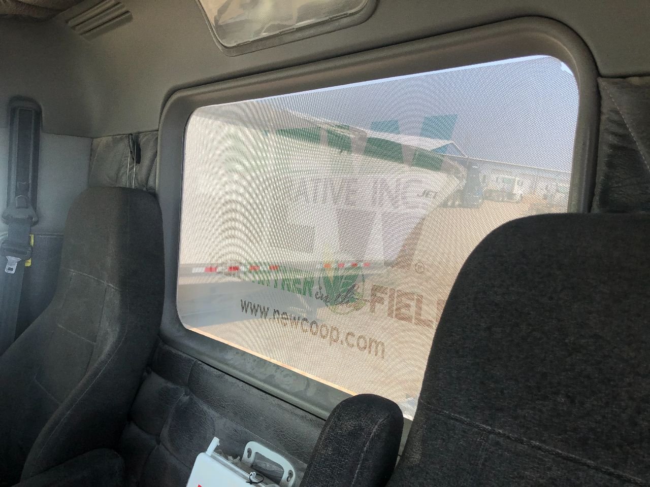 Freightliner 122SD Back Glass for Sale