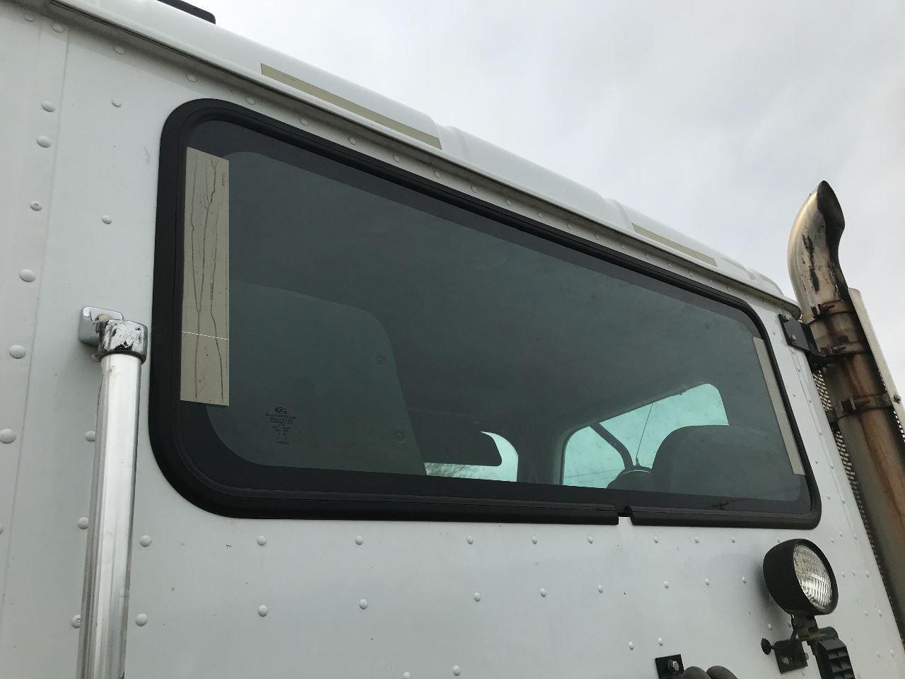 CAT CT660 Back Glass for Sale