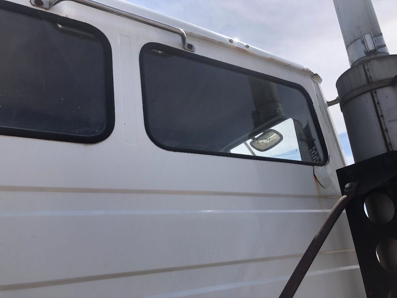 Freightliner FLC112 Back Glass for Sale