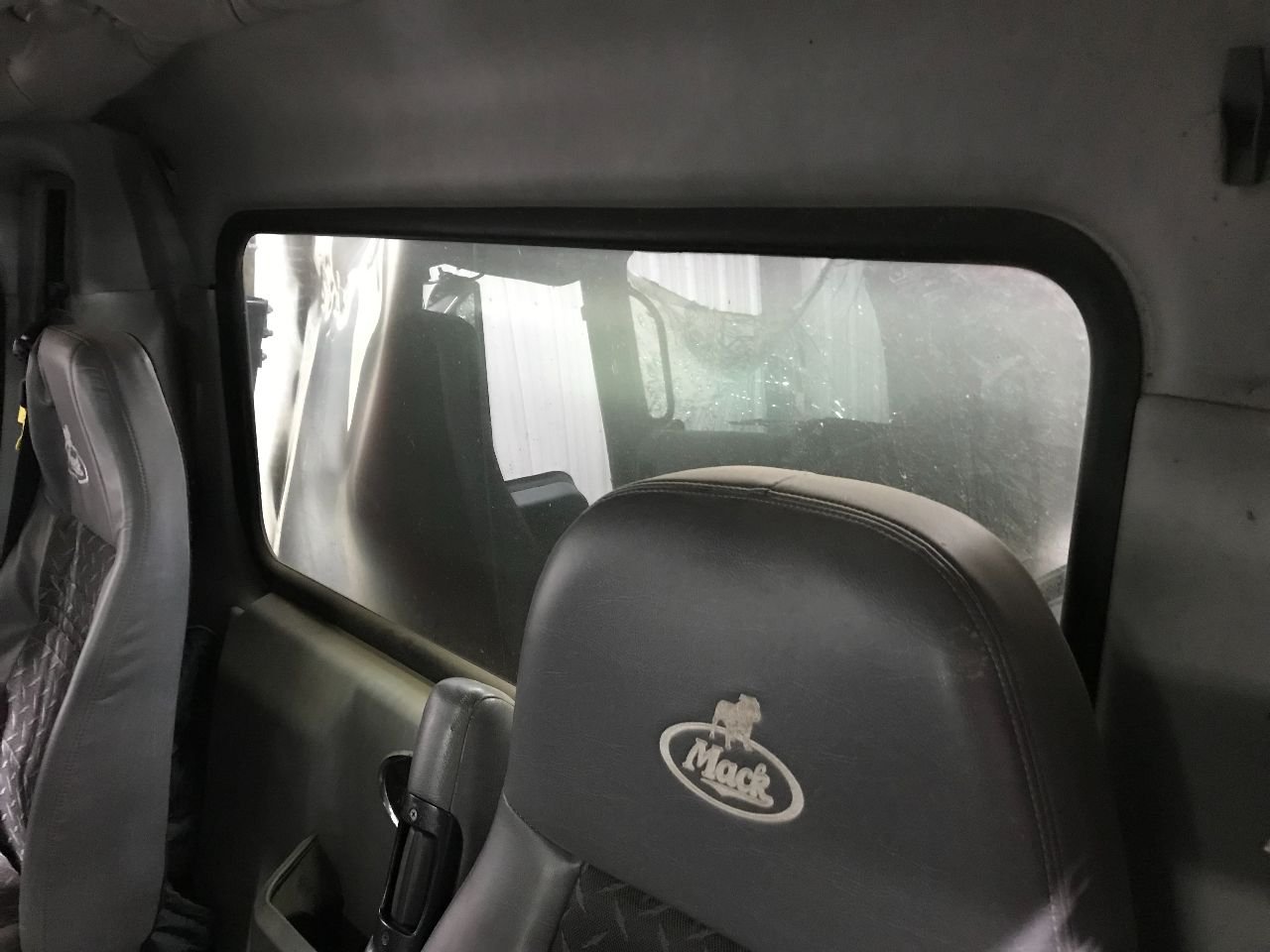Mack GU813 Back Glass for Sale
