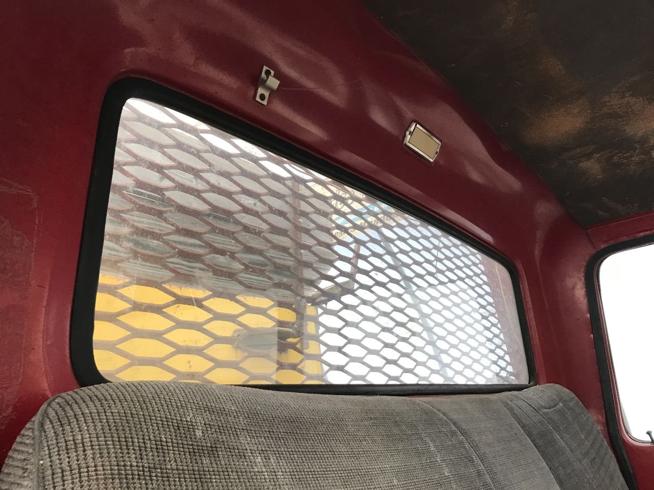 Ford LN700 Back Glass for Sale