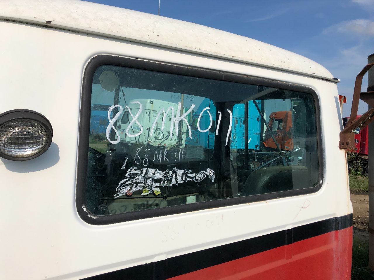 Mack R600 Back Glass for Sale