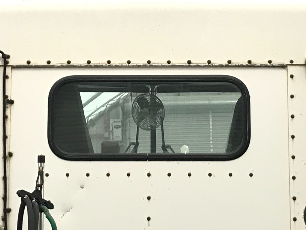 Kenworth T400 Back Glass for Sale