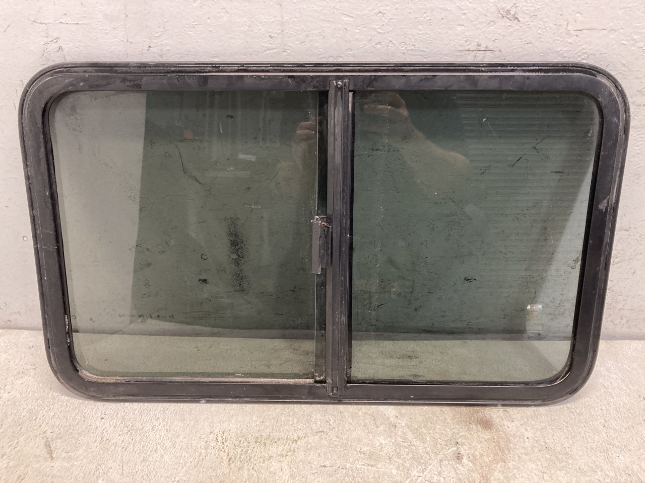 Kenworth W900L Back Glass for Sale