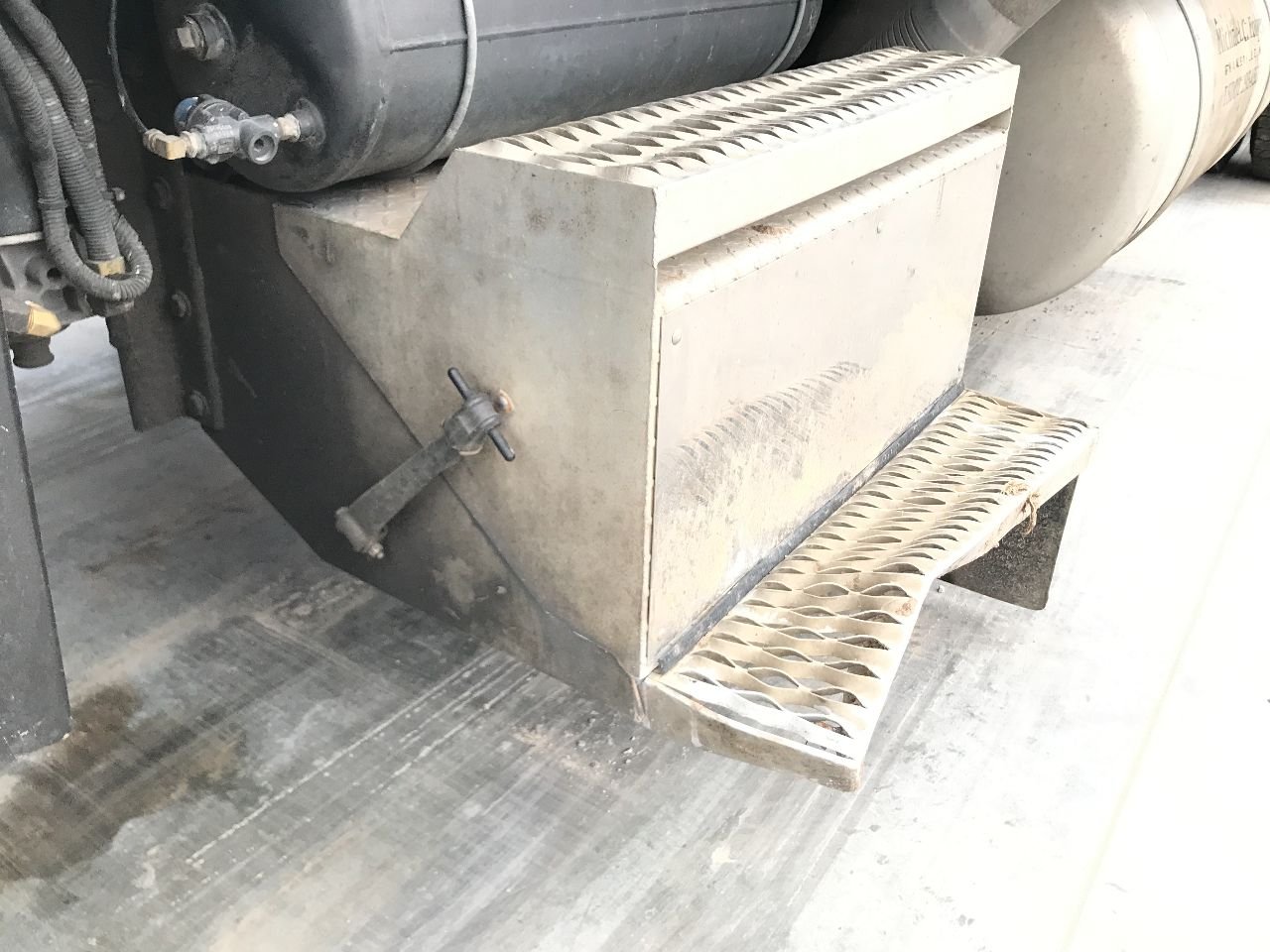 Peterbilt 379 Battery Box for Sale