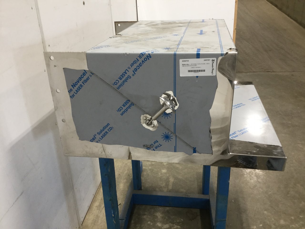 01-05153001 | Peterbilt 389 Battery Box for Sale