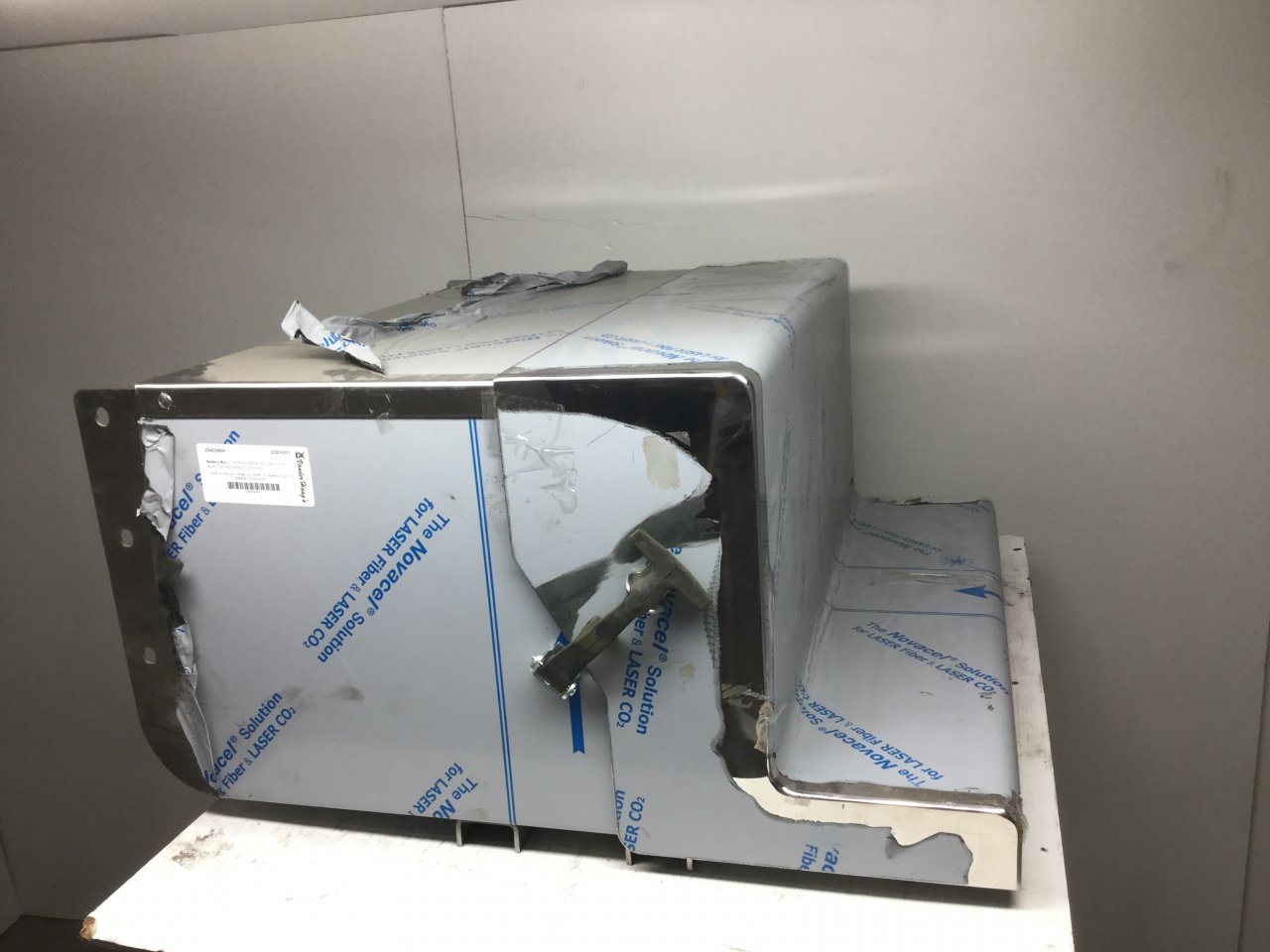 01-050142 | Peterbilt 389 Battery Box for Sale