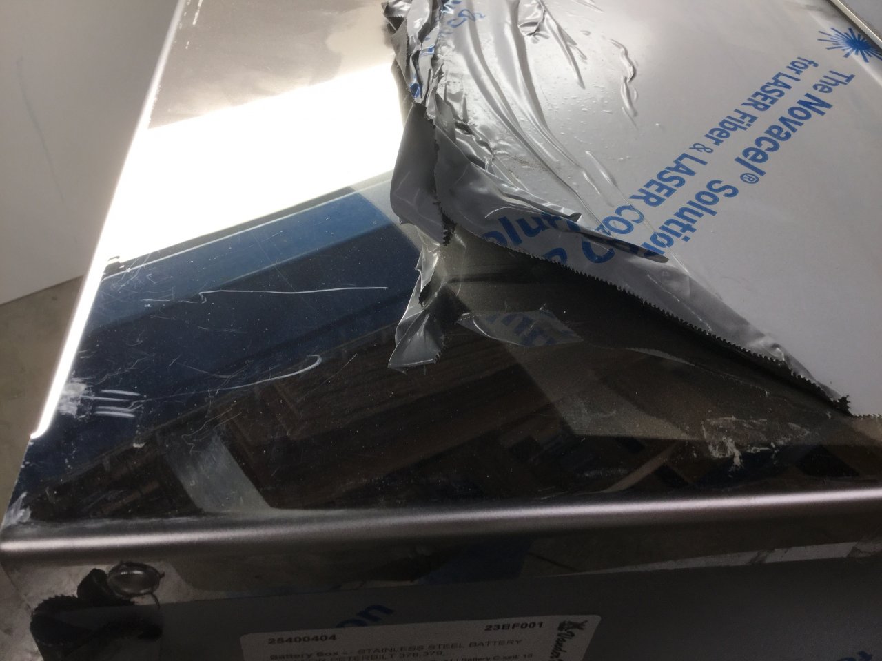 01-050142 | Peterbilt 389 Battery Box for Sale