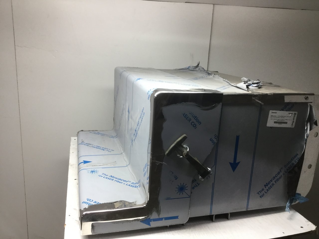 01-050142 | Peterbilt 389 Battery Box for Sale