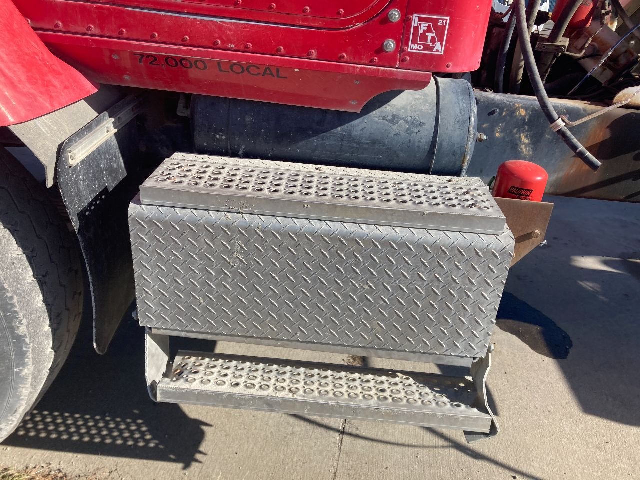 International 5600I Battery Box for Sale