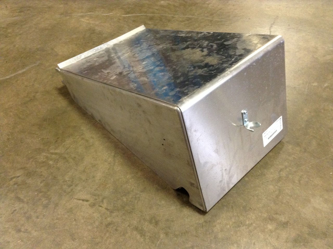 A0661816002 | Freightliner 122SD Battery Box Cover for Sale