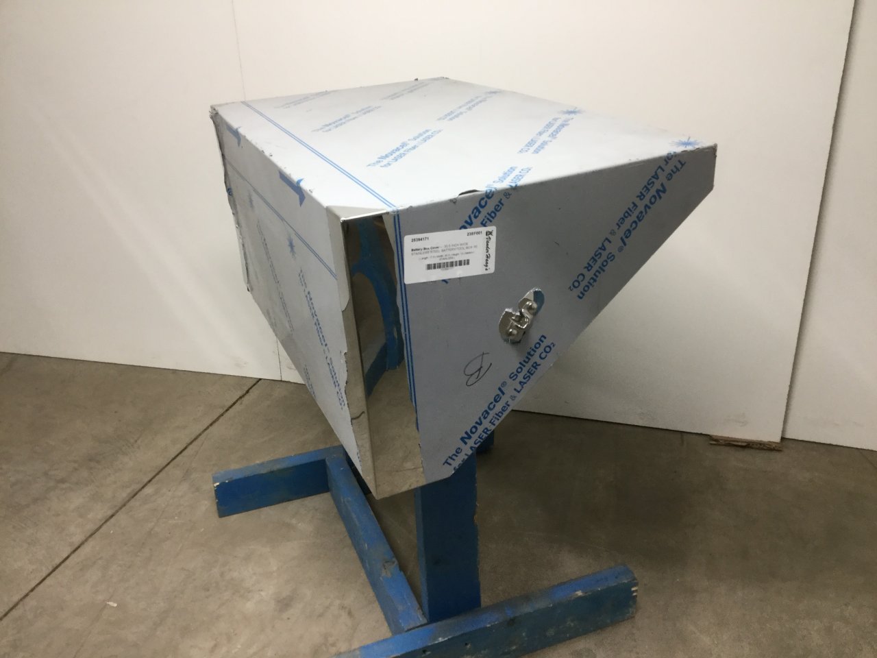 01-05153003 | Peterbilt 389 Battery Box Cover for Sale