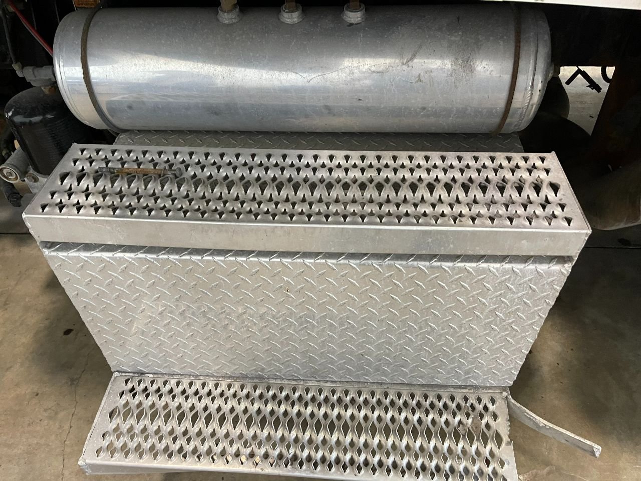 Peterbilt 389 Battery Box Cover for Sale