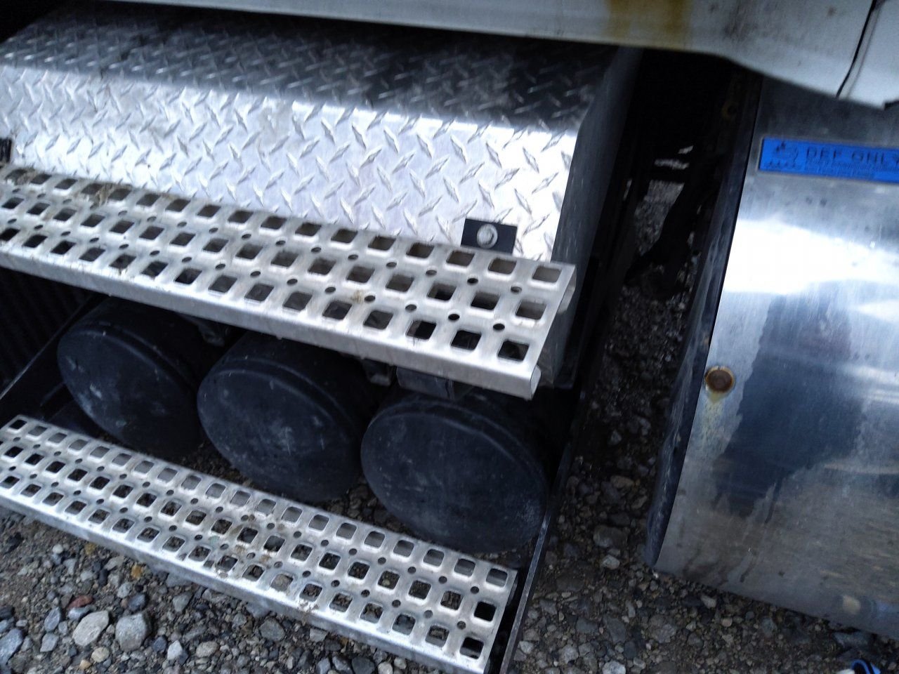 Volvo VNL Battery Box Cover for Sale